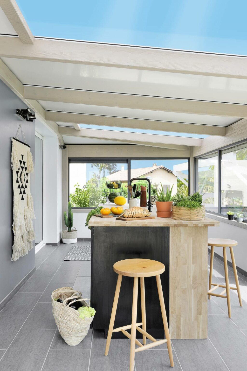 De l’intérêt d’installer une véranda cuisine chez soi ... - MySweetimmo