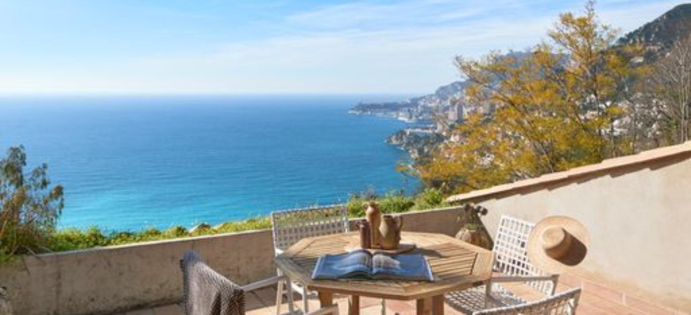 Roquebrune-Cap-Martin : Villa à flanc de colline dessinée par l ...